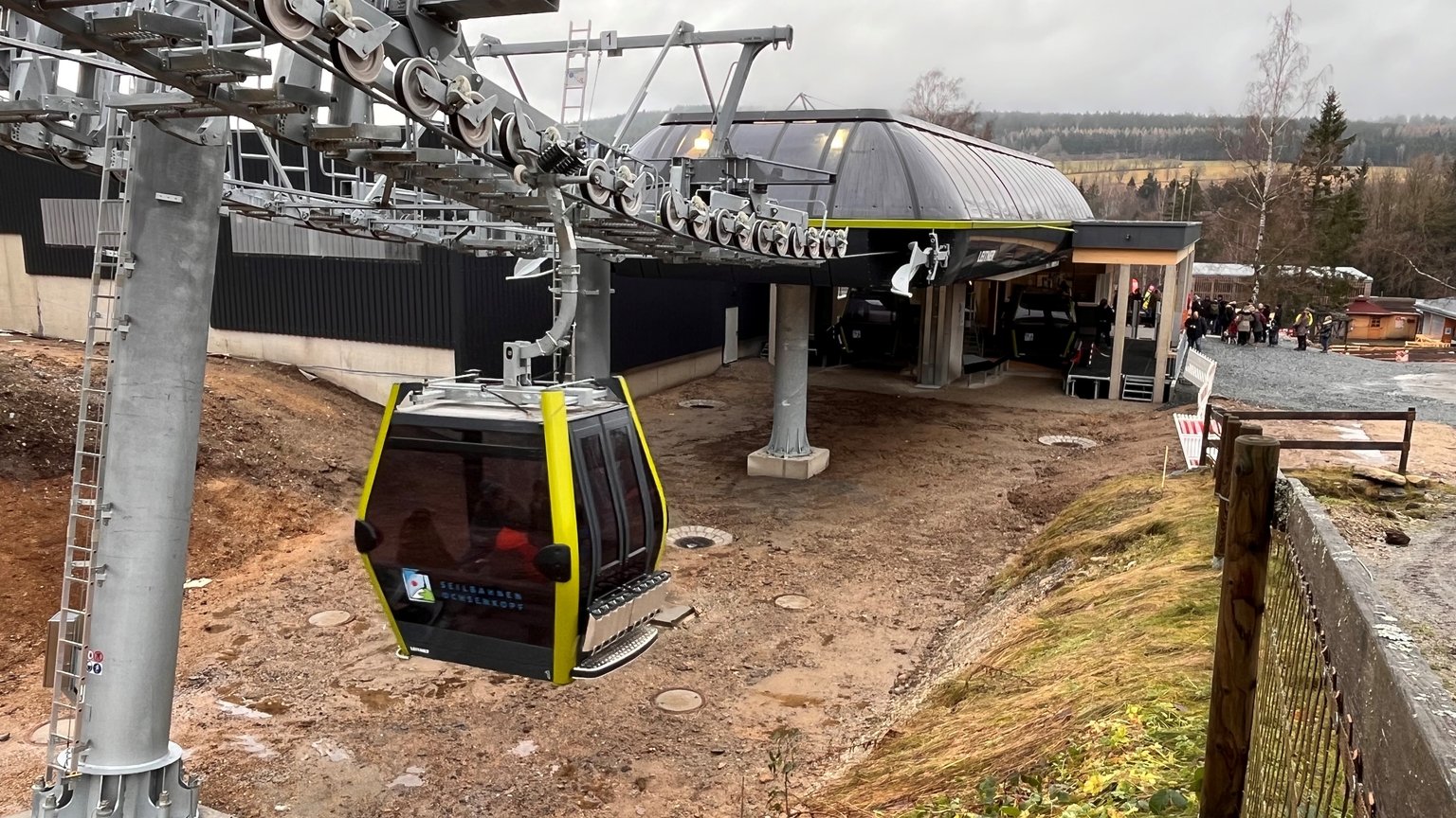 Jetzt auch die Südseite: Nächste Seilbahn am Ochsenkopf eröffnet | BR24