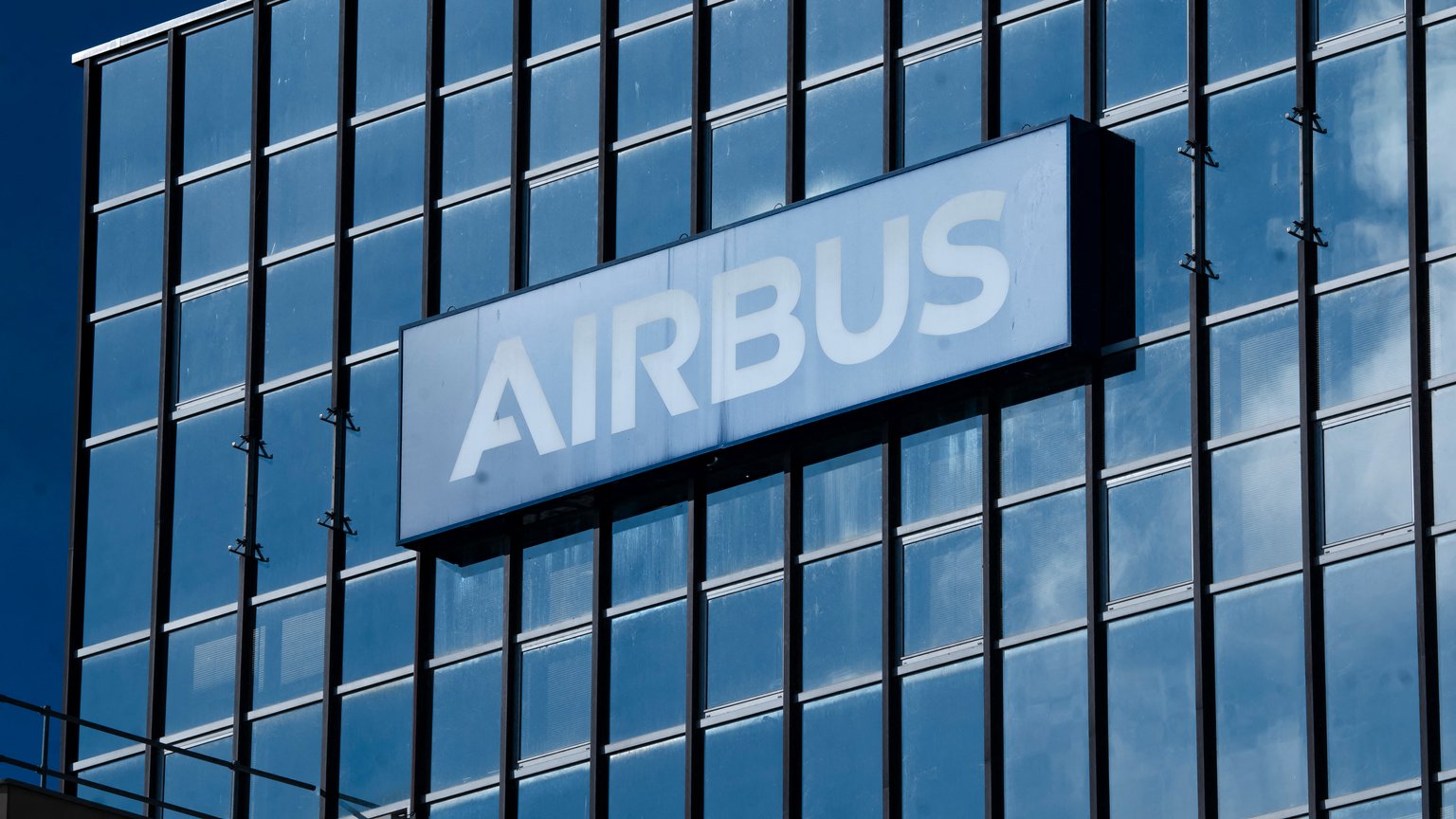 Airbus streicht Stellen: So steht es um Bayerns Standorte | BR24