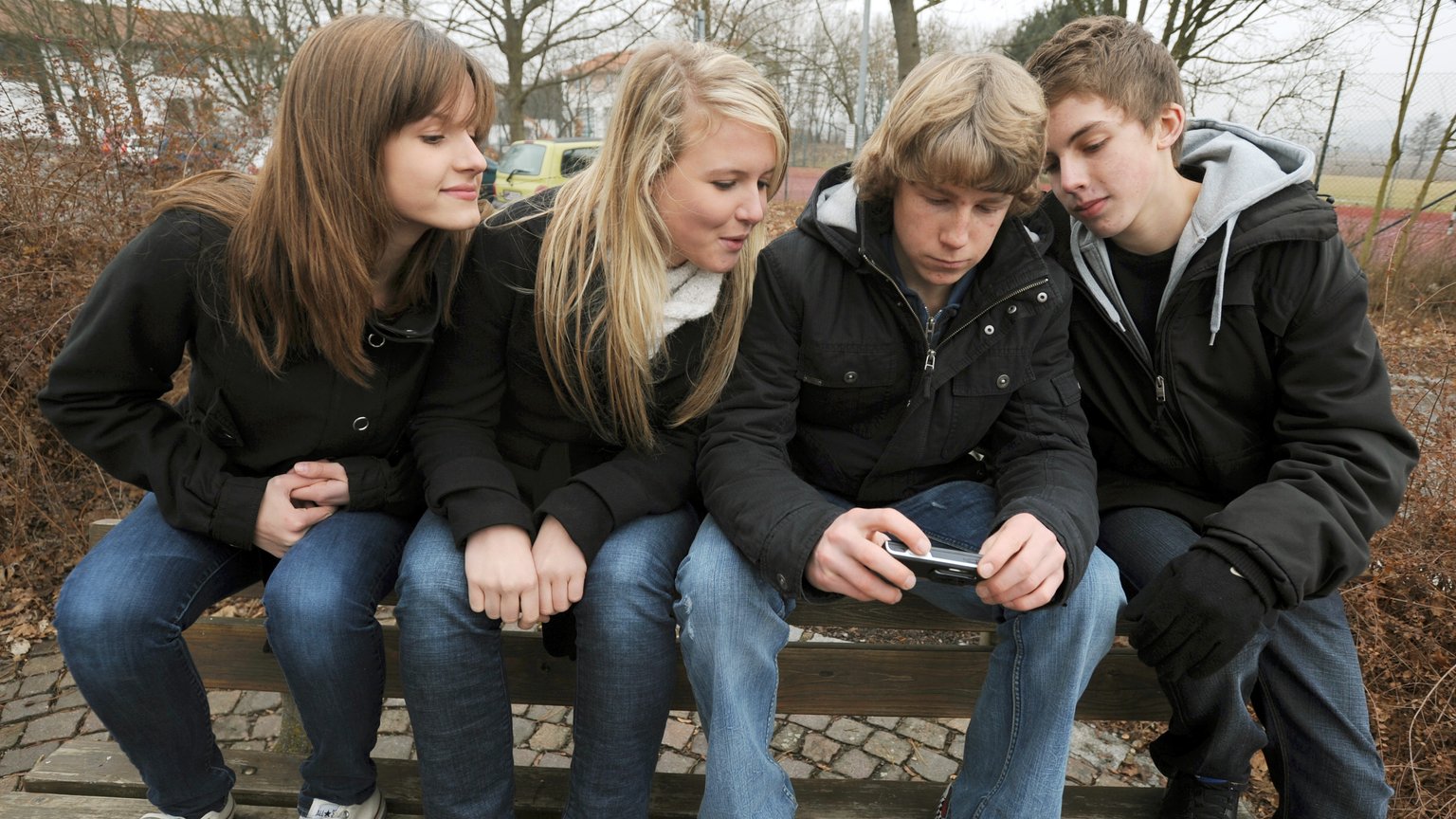 Shell-Studie: Jugend blickt mehrheitlich positiv in die Zukunft | BR24