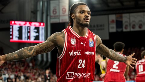 Final-Hoffnung lebt: Bamberg erzwingt Spiel fünf gegen Berlin | BR24