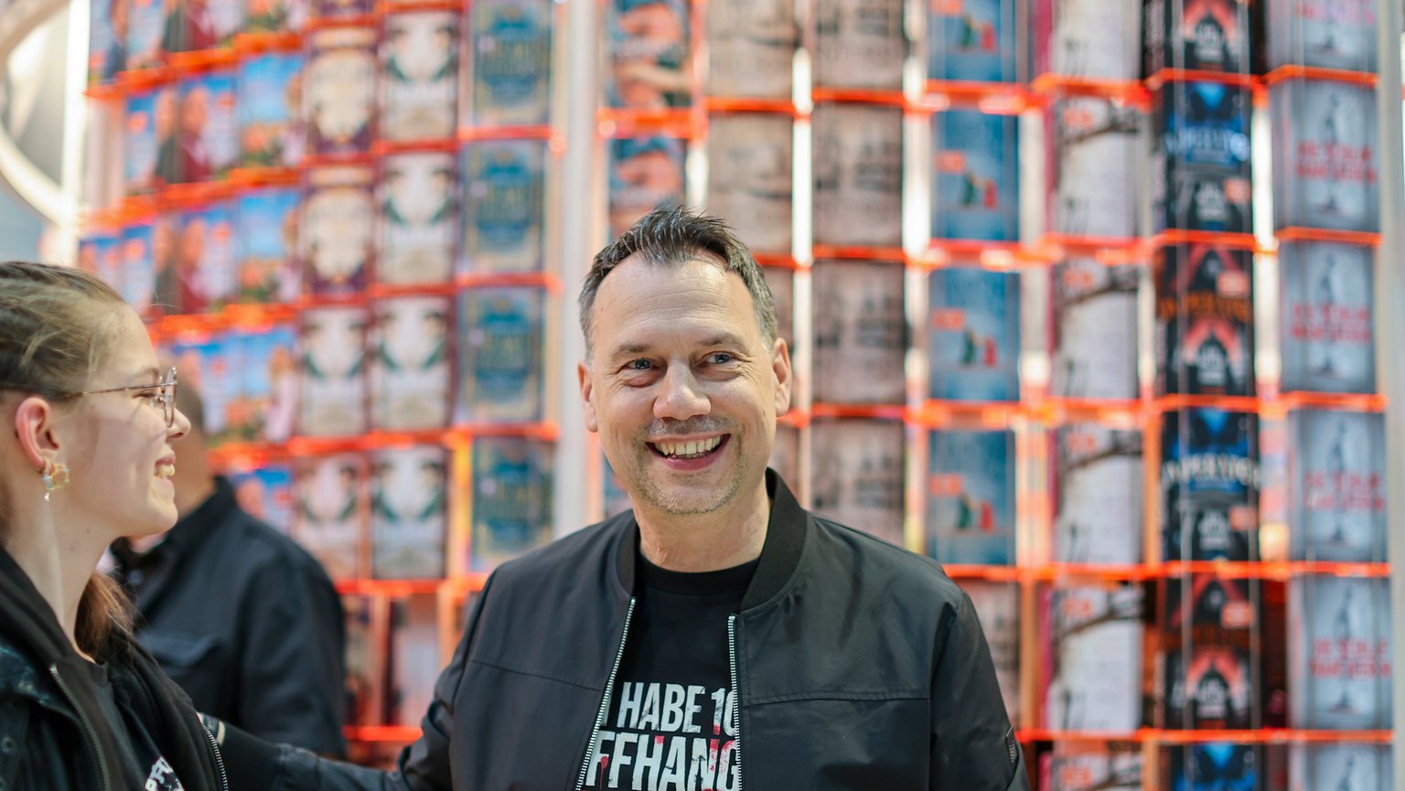 Unangenehm unlustig: Fitzeks neuer Roman "Horror-Date" | BR24