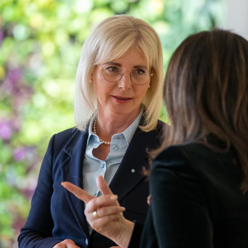 Interview der Woche mit Ulrike Scharf, Vorsitzende der CSU-Frauen-Union ... Interview der Woche mit Ulrike Scharf, Vorsitzende der CSU-Frauen-Union ...
