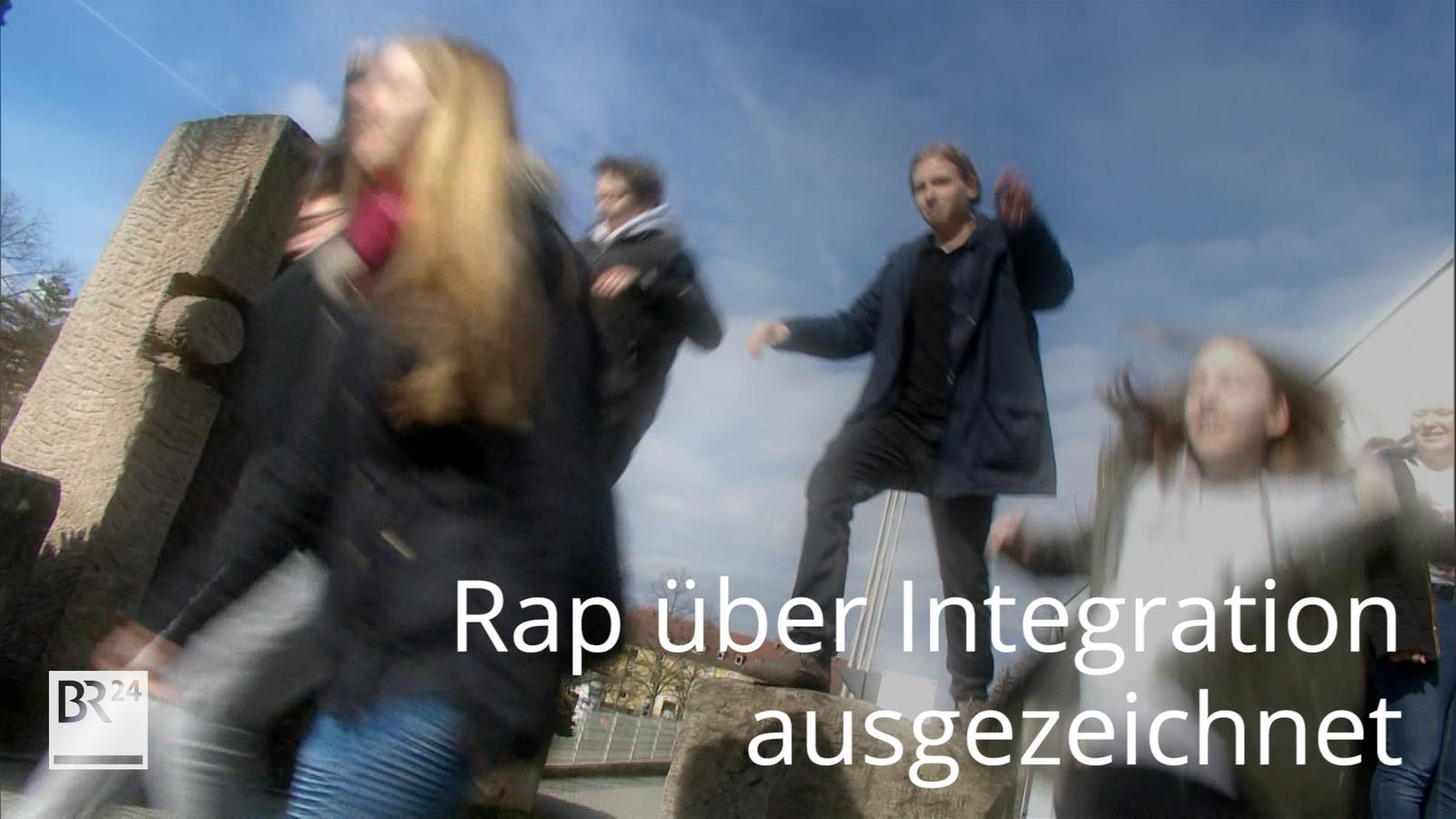 Preis für Würzburger Schüler: Rap für Integration ausgezeichnet | BR24