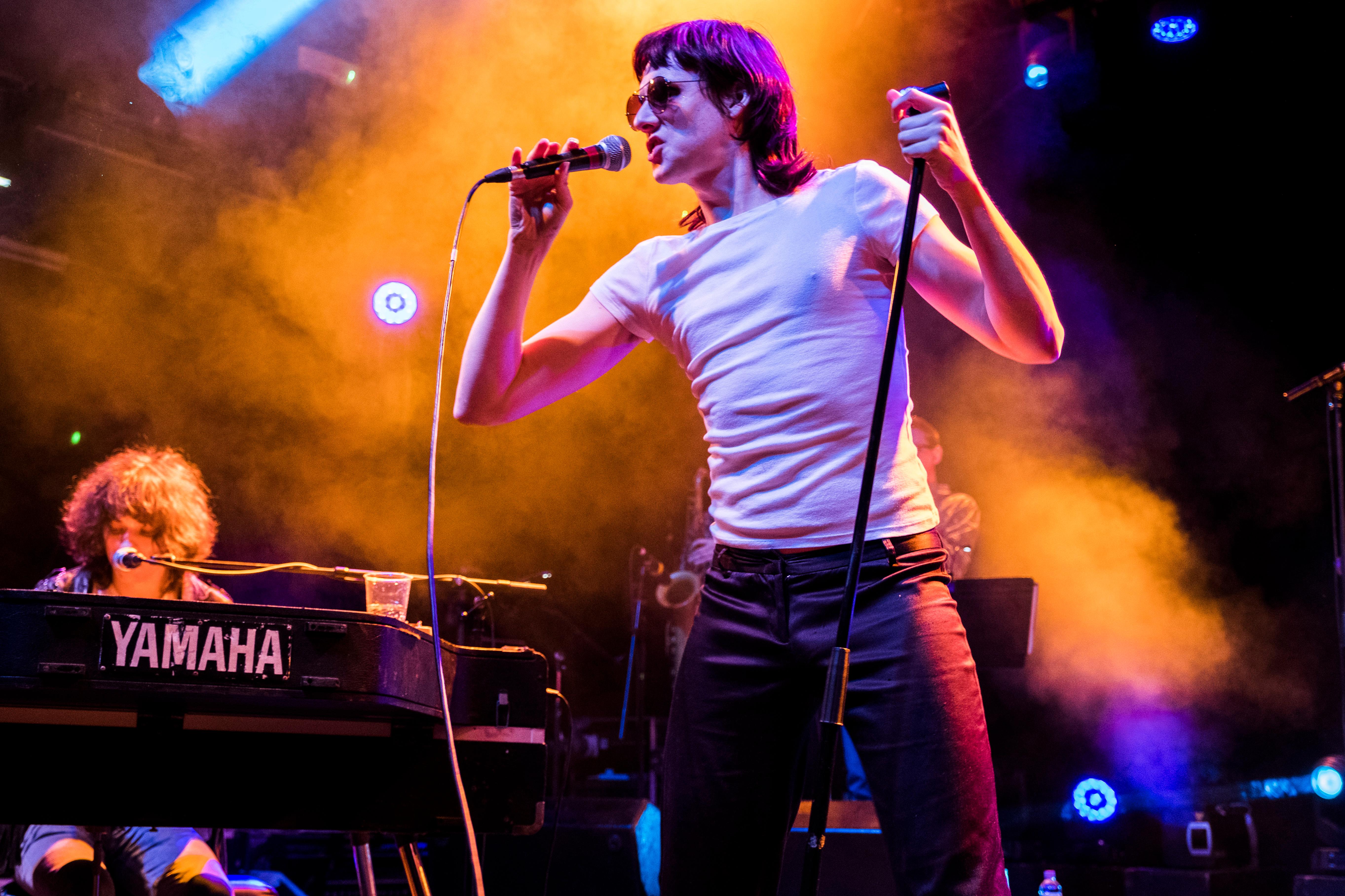 Fröhliche Melancholie: Neues Solo-Album von Jonathan Rado | BR24