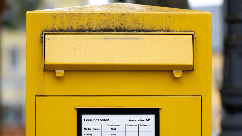 Deutsche Post streicht 8.000 Stellen | BR24