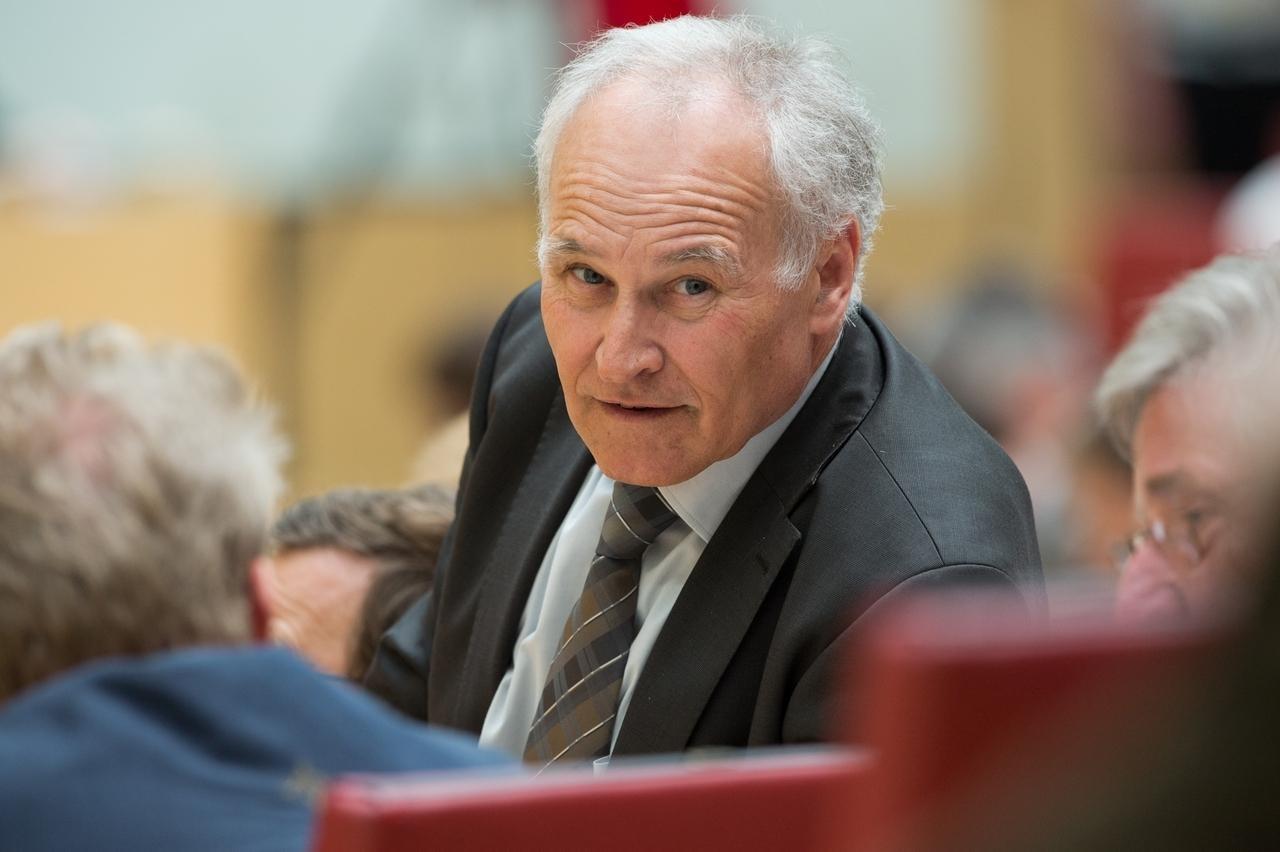 Abgeordneter, Minister, Parteichef, Student: Erwin Huber wird 75 | BR24