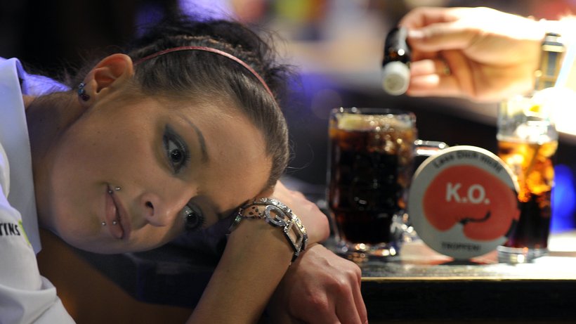 K.-o.-Tropfen: Wie wirken sie und wie kann man sich schützen? | BR24