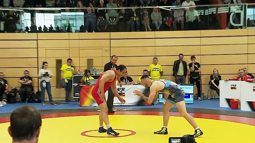 Deutsche Ringer-Meisterschaft: Viele Medaillen gehen nach Bayern | BR24