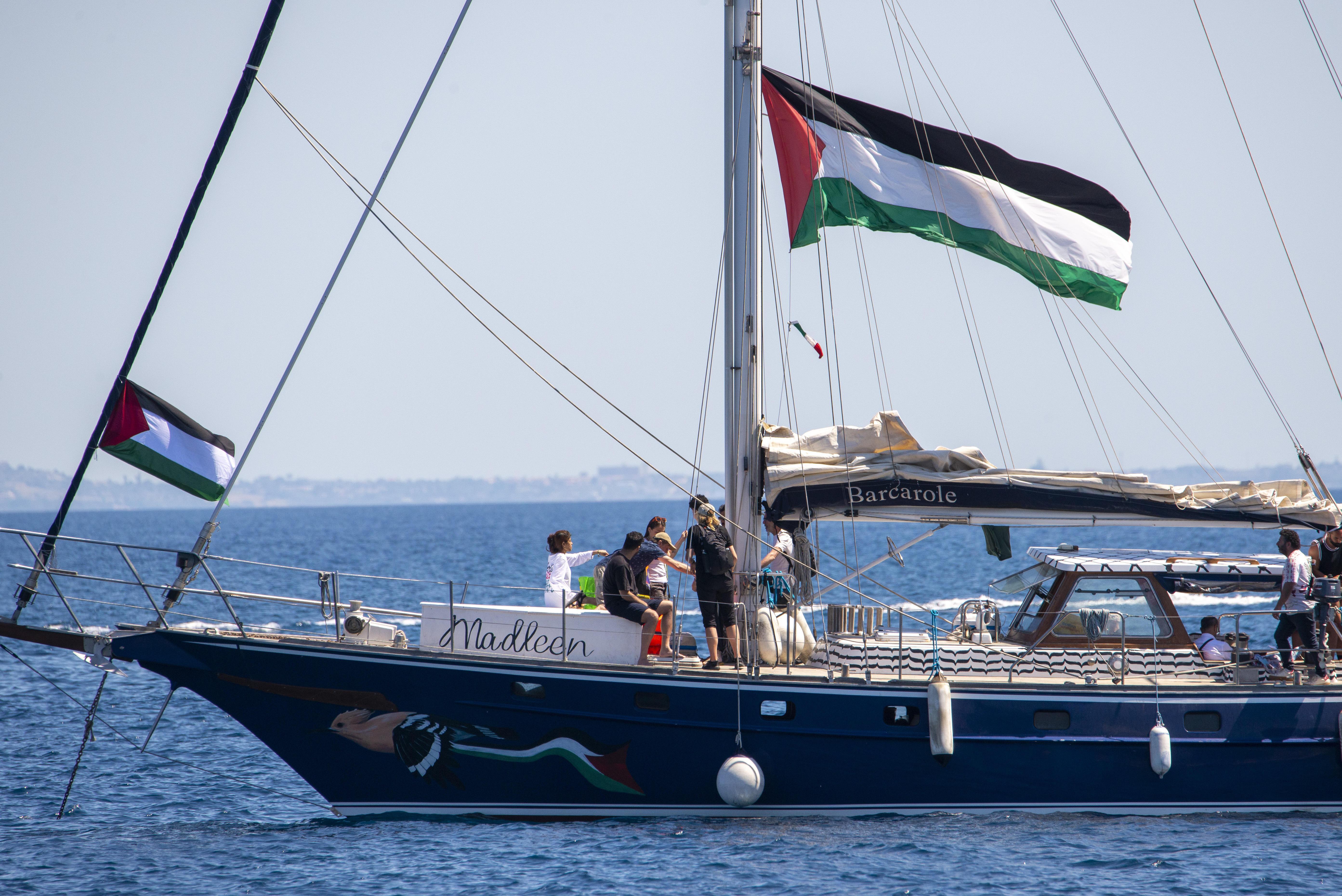 Schiff mit Greta Thunberg auf dem Weg in den Gazastreifen | BR24