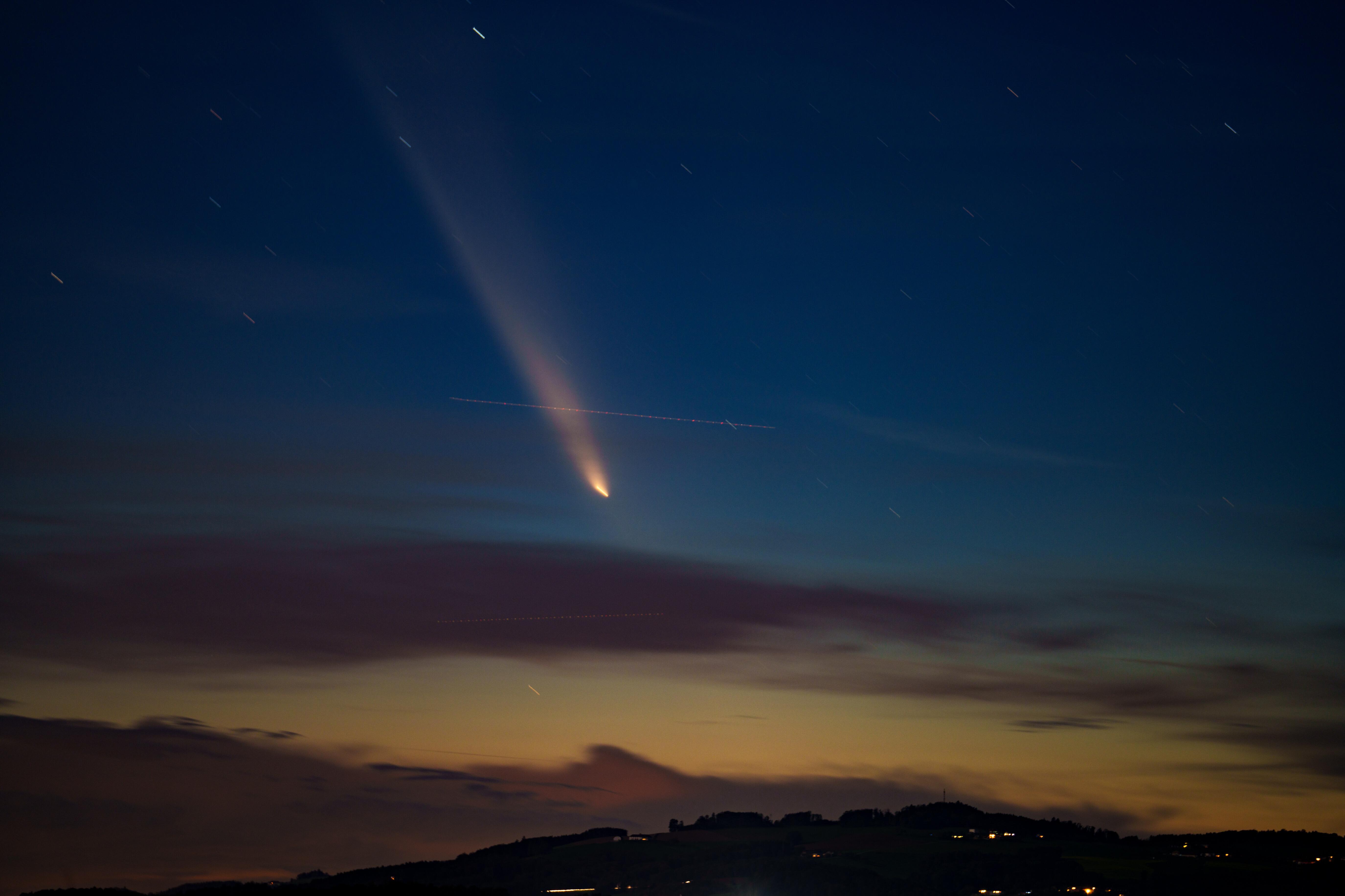 Kometen SWAN und Lemmon am Nachthimmel zu sehen | BR24