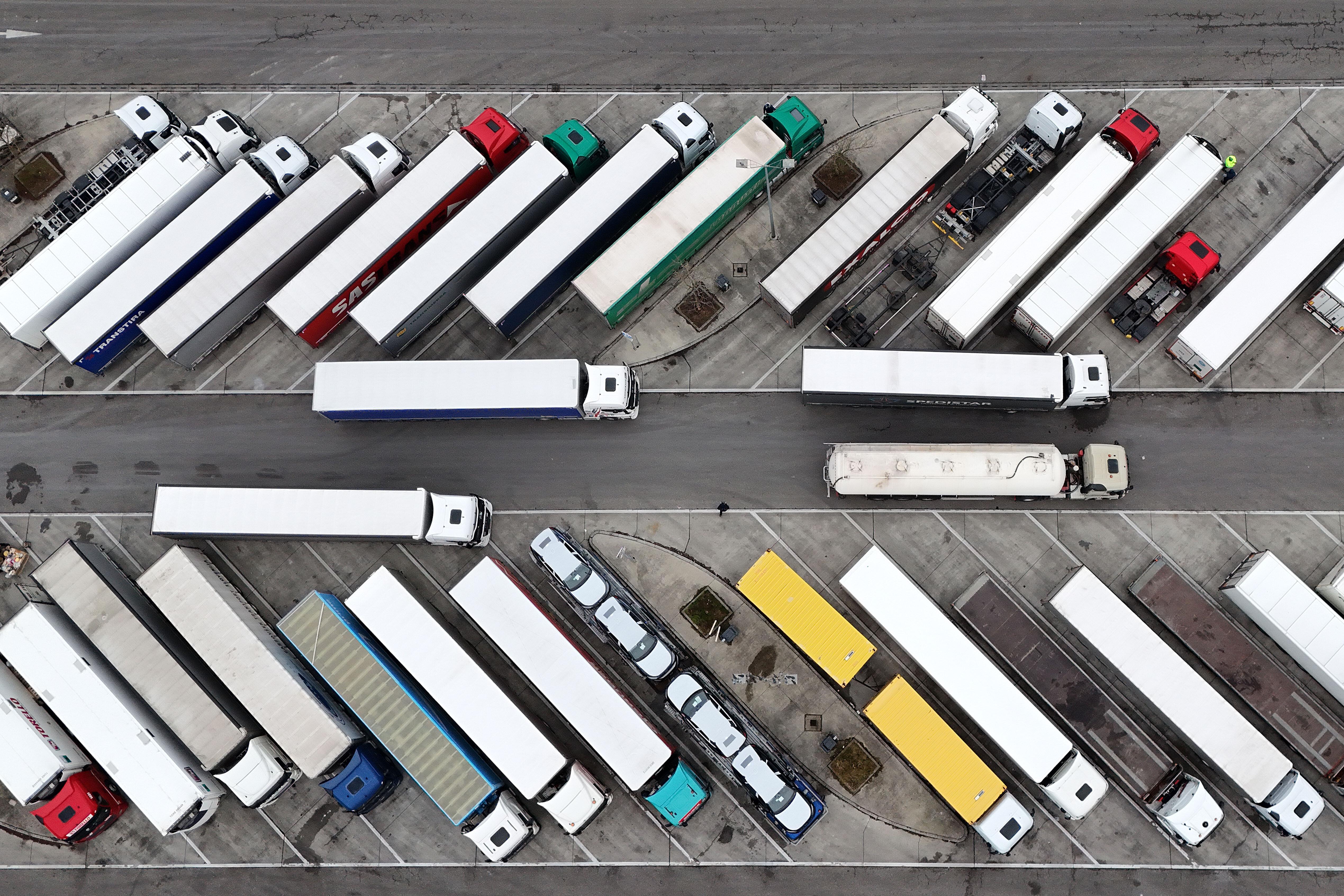 Sammelklage gegen Lkw-Kartell: 70.000 Fälle sprengen Verfahren | BR24