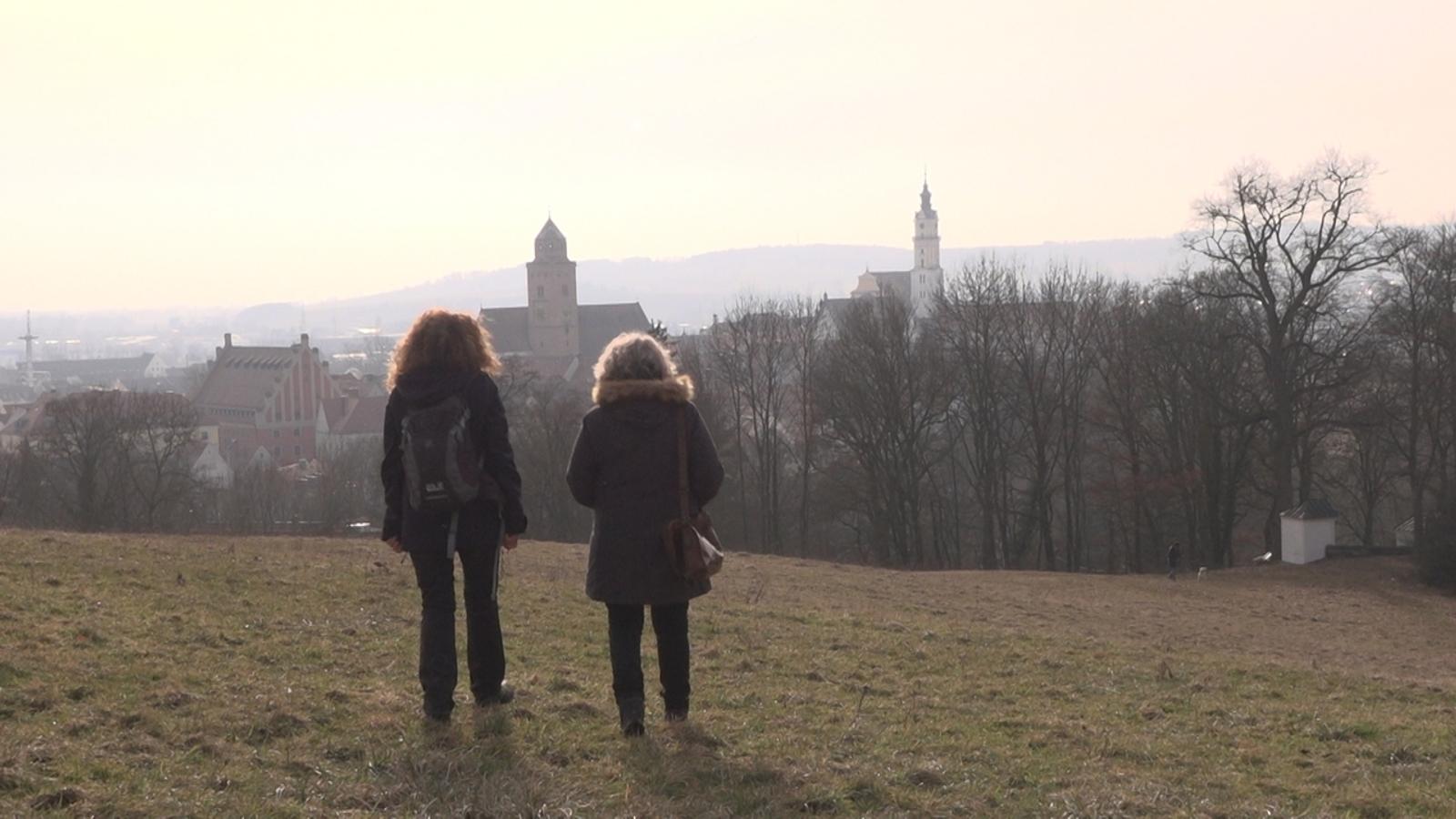 BR-Reporterin begleitet Missbrauchsopfer nach Donauwörth | BR24