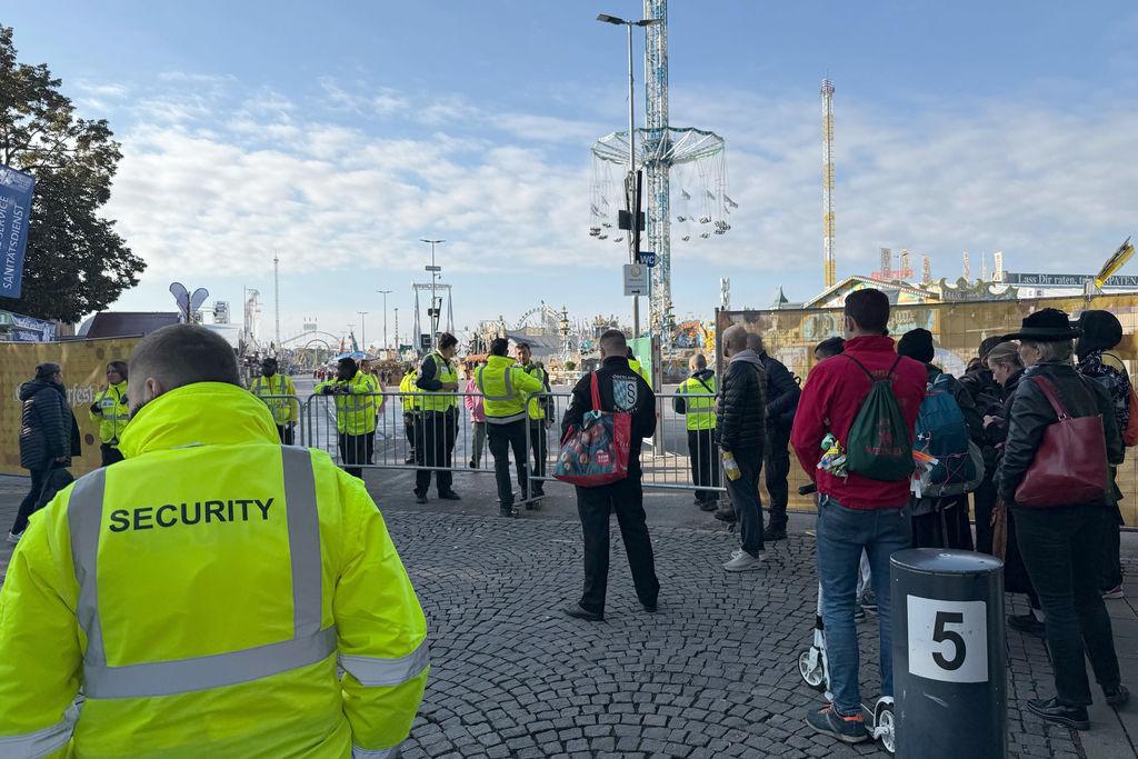 Oktoberfest in Munich closed due to bomb threat | BR24