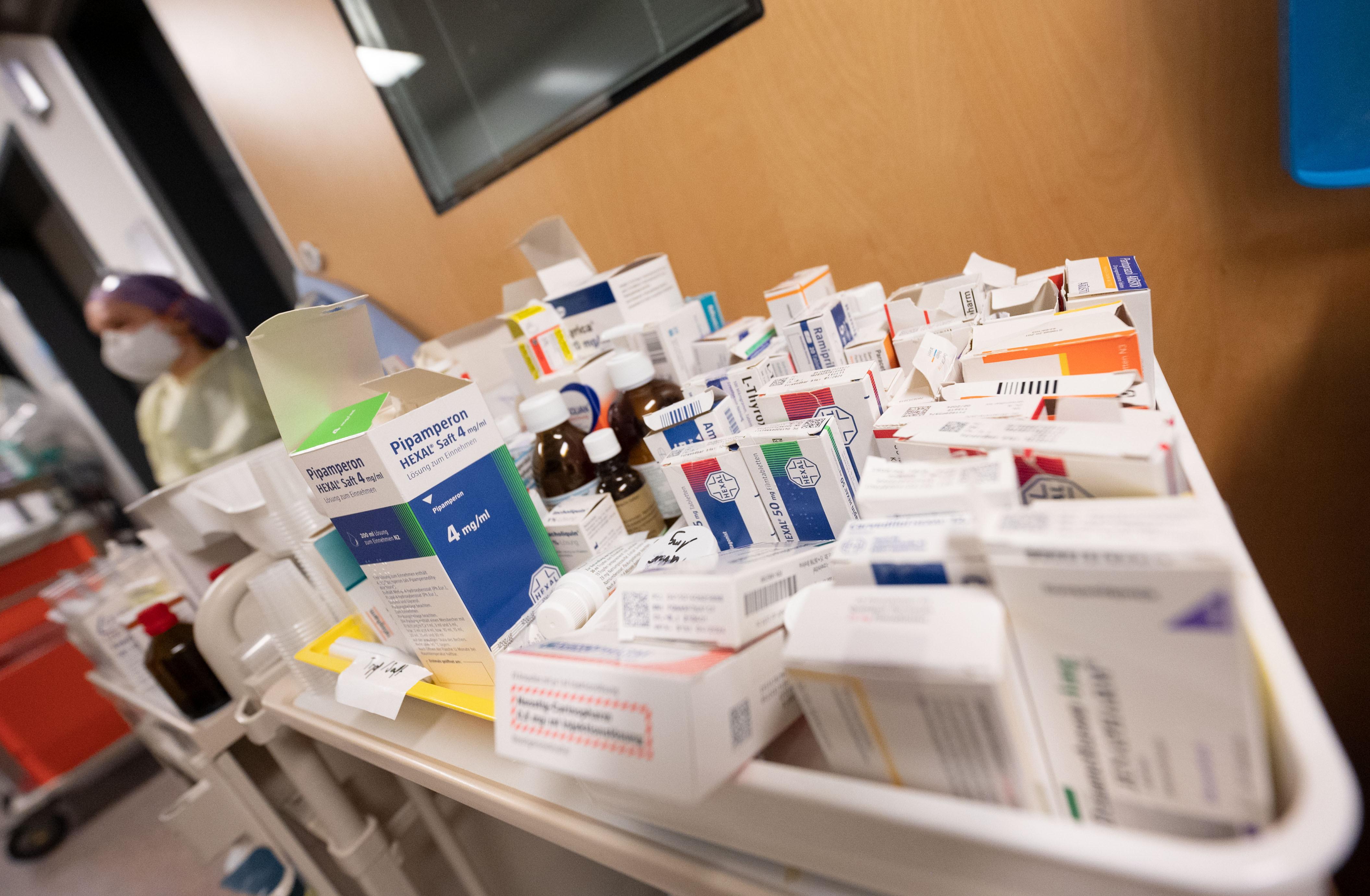 Corona-Infektion: Welche Medikamente wann helfen | BR24