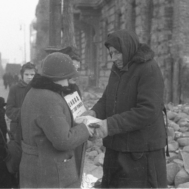 RETTUNG! - UNRRA hilft Displaced Persons - Alles Geschichte - Der ...