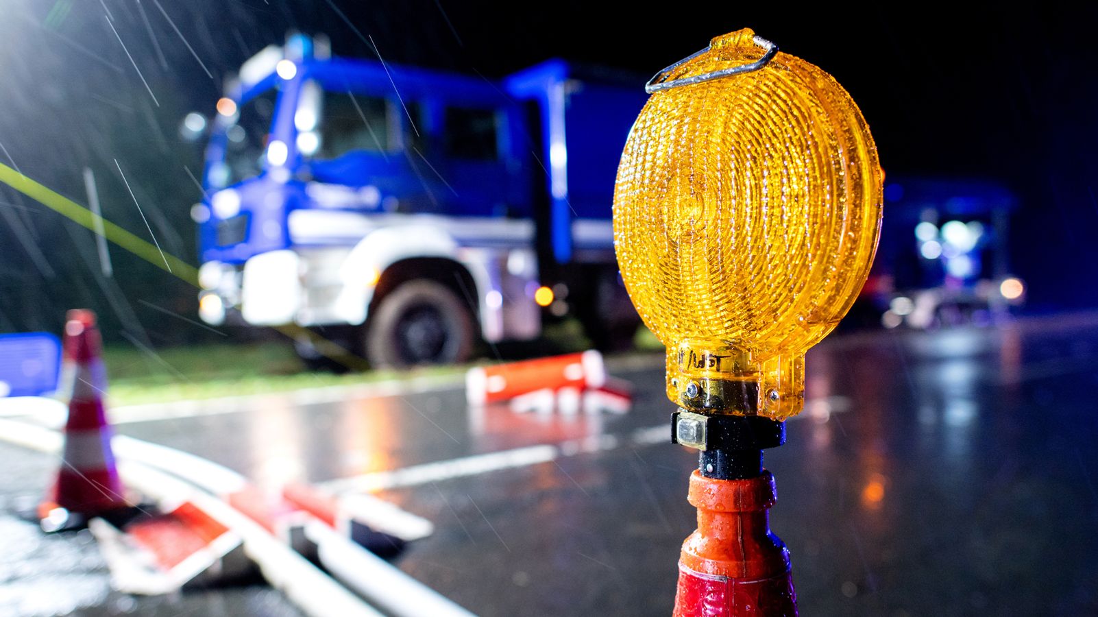 Storm Low Rail Traffic Severely Restricted Hurricane Gusts Continue Storm Low Rail Traffic Severely Restricted Hurricane Gusts Continue