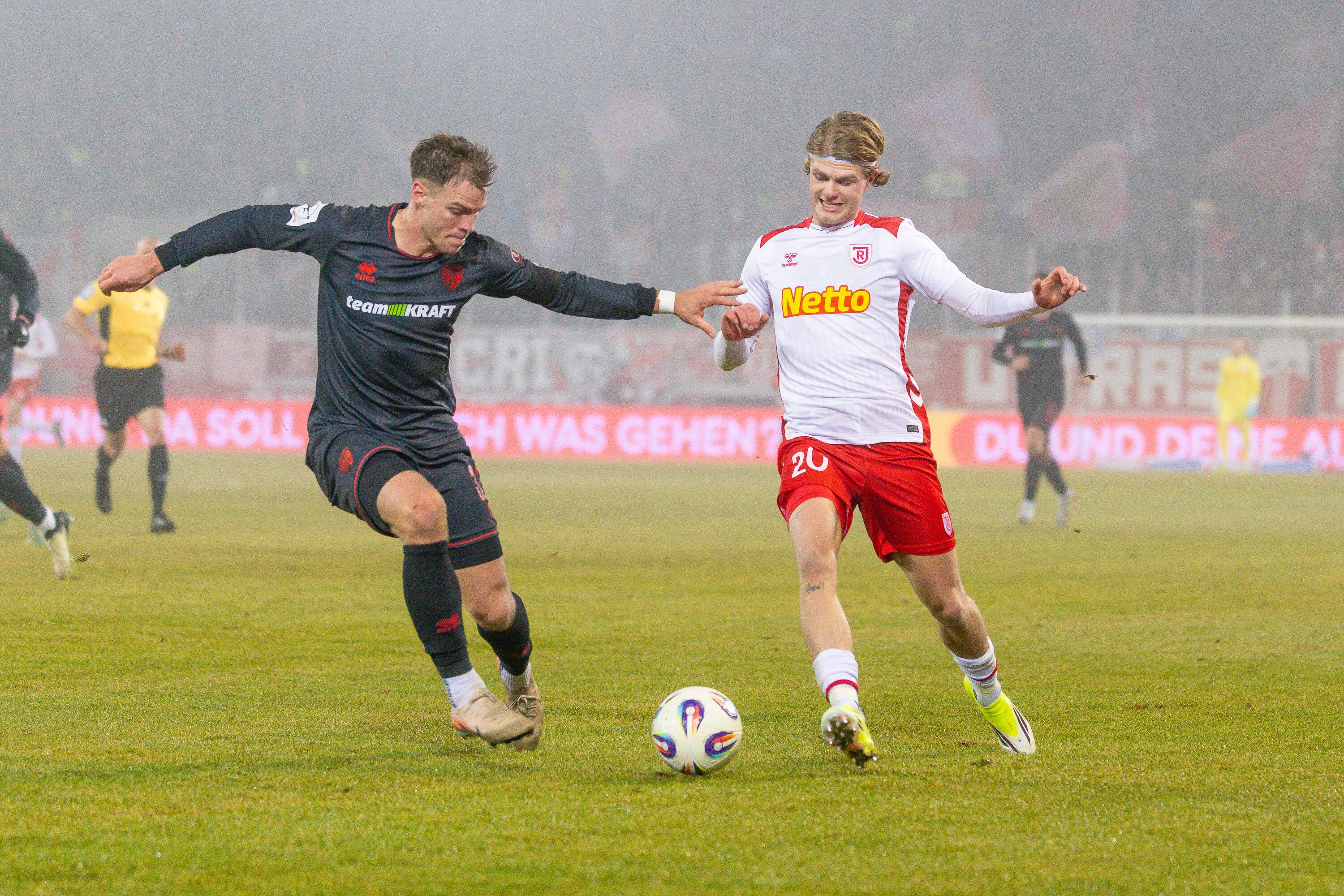 Doppelschlag gegen Regensburg: Ingolstadt zieht am Jahn vorbei | BR24