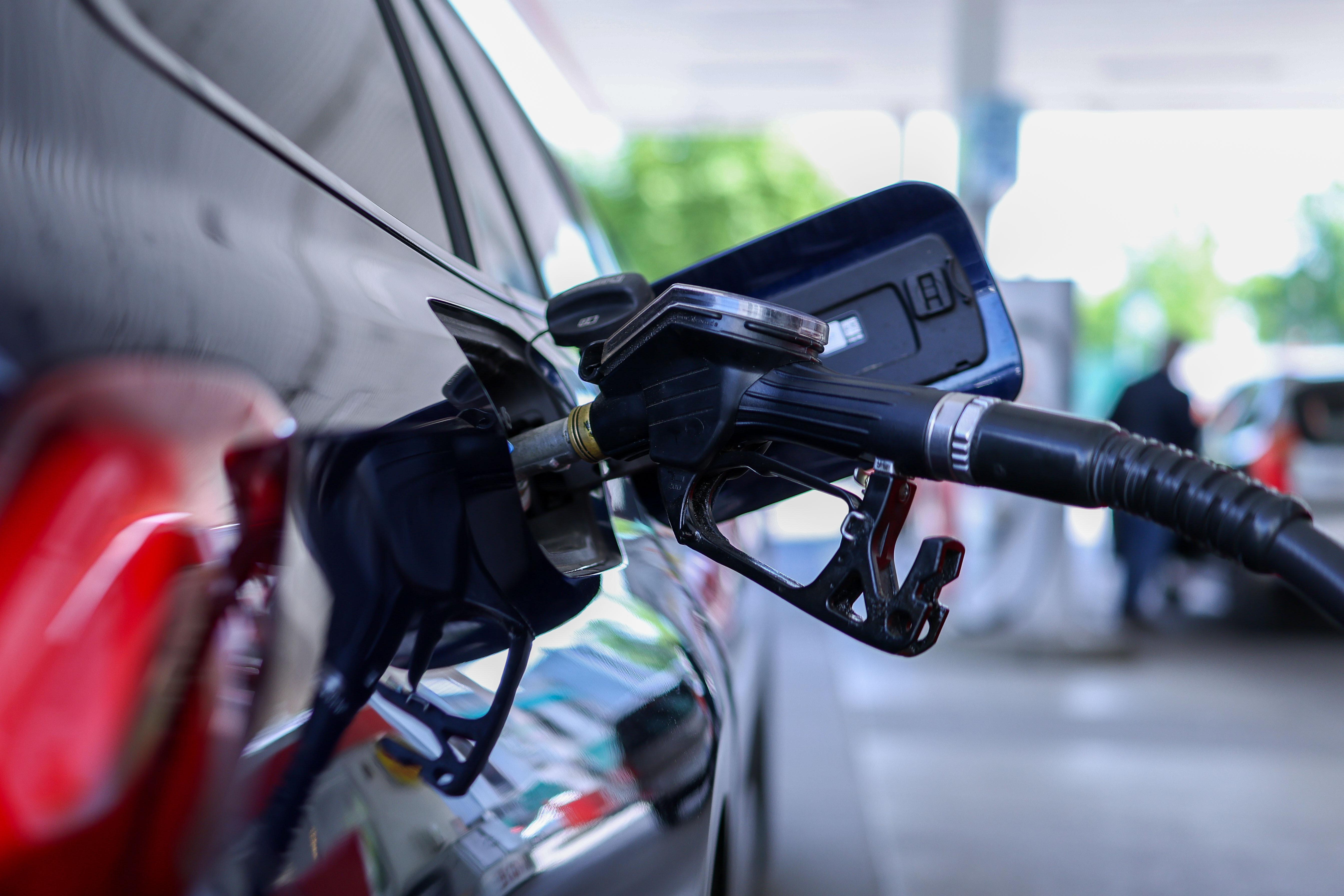 Urlaubspanne: Eltern vergessen Sohn an Tankstelle in Bayern | BR24