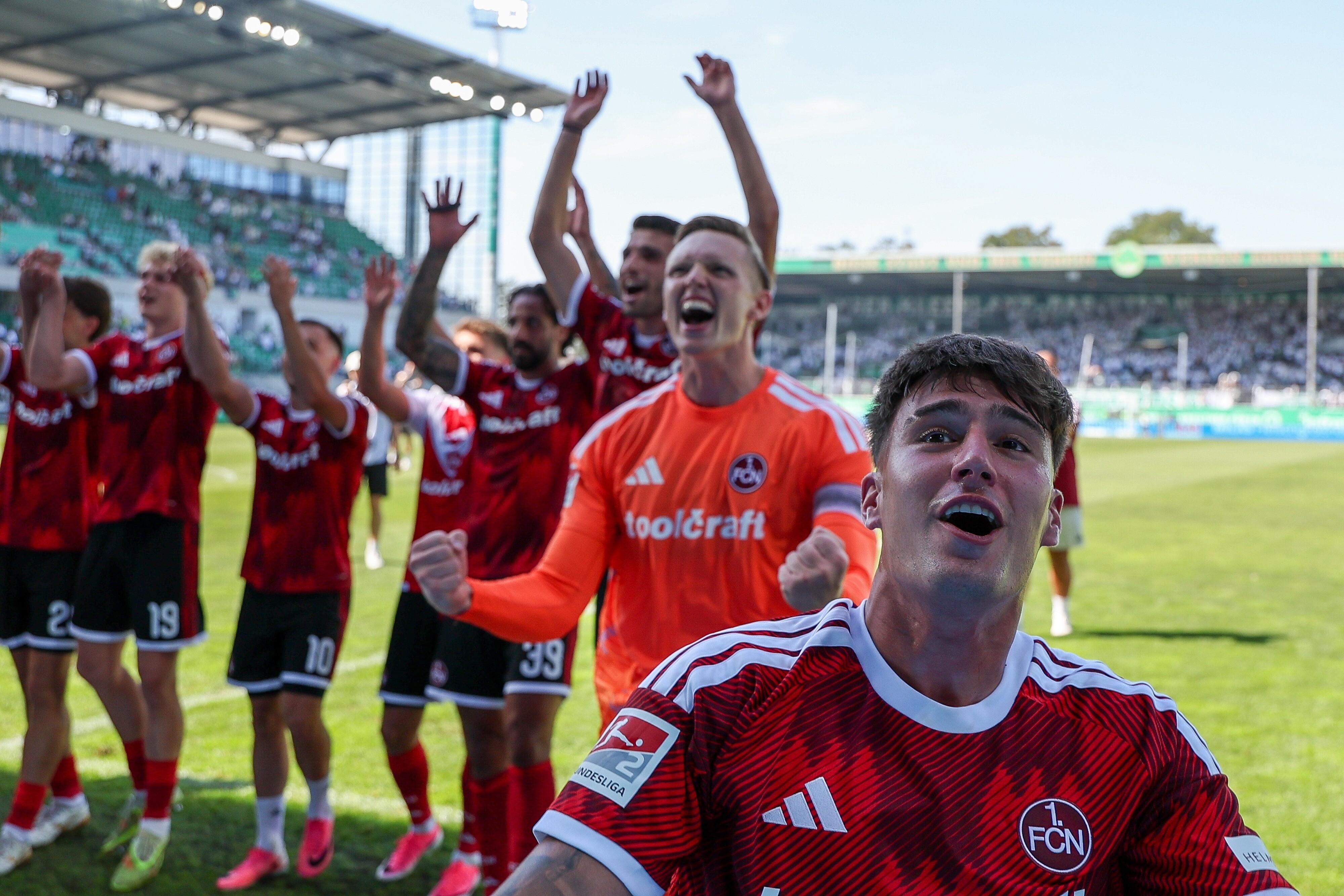 Ärger um Polizeipräsenz: Keine Fan-Choreos beim Frankenderby | BR24
