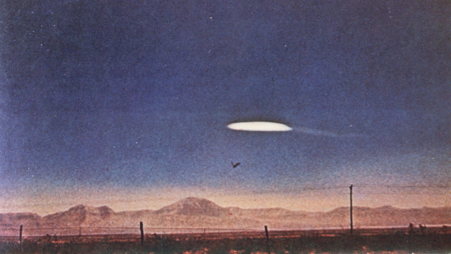 Rätselhafte Phänomene: Warum UFOs out und UAPs in sind | BR24