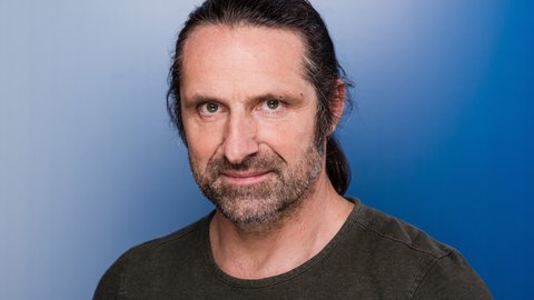 Eva Ries - die Frau hinter dem legendären Wu-Tang Clan | BR24