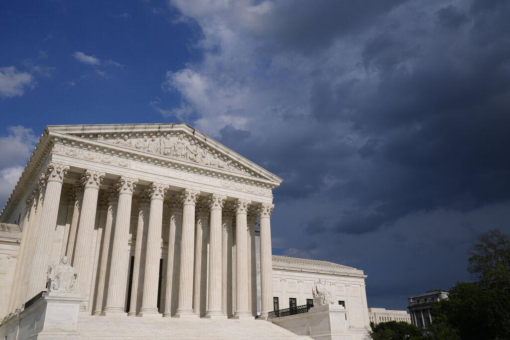 Supreme Court ebnet Weg für Massenabschiebungen aus den USA | BR24