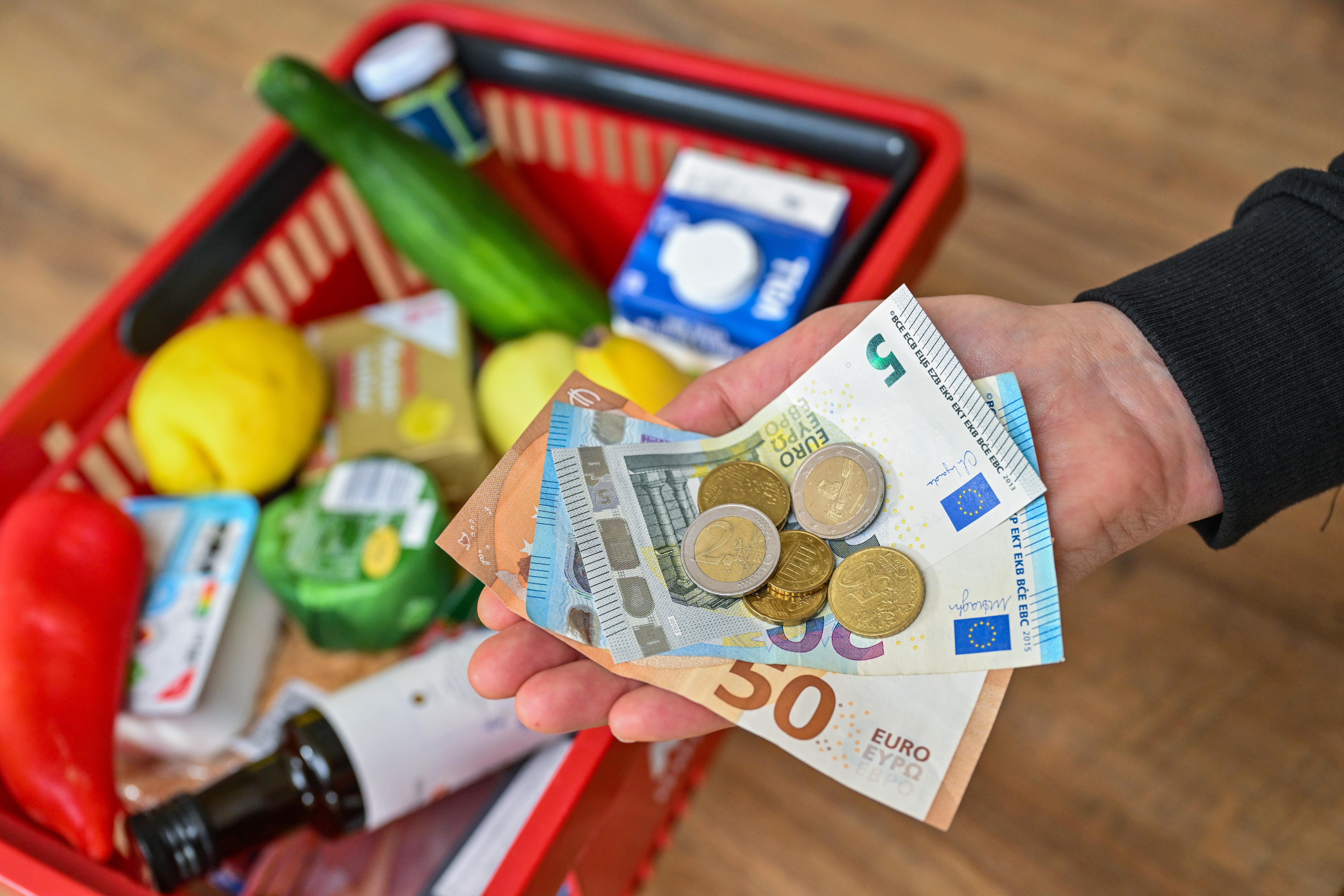 Inflation im April bei 2,2 Prozent – steigende Preise erwartet | BR24
