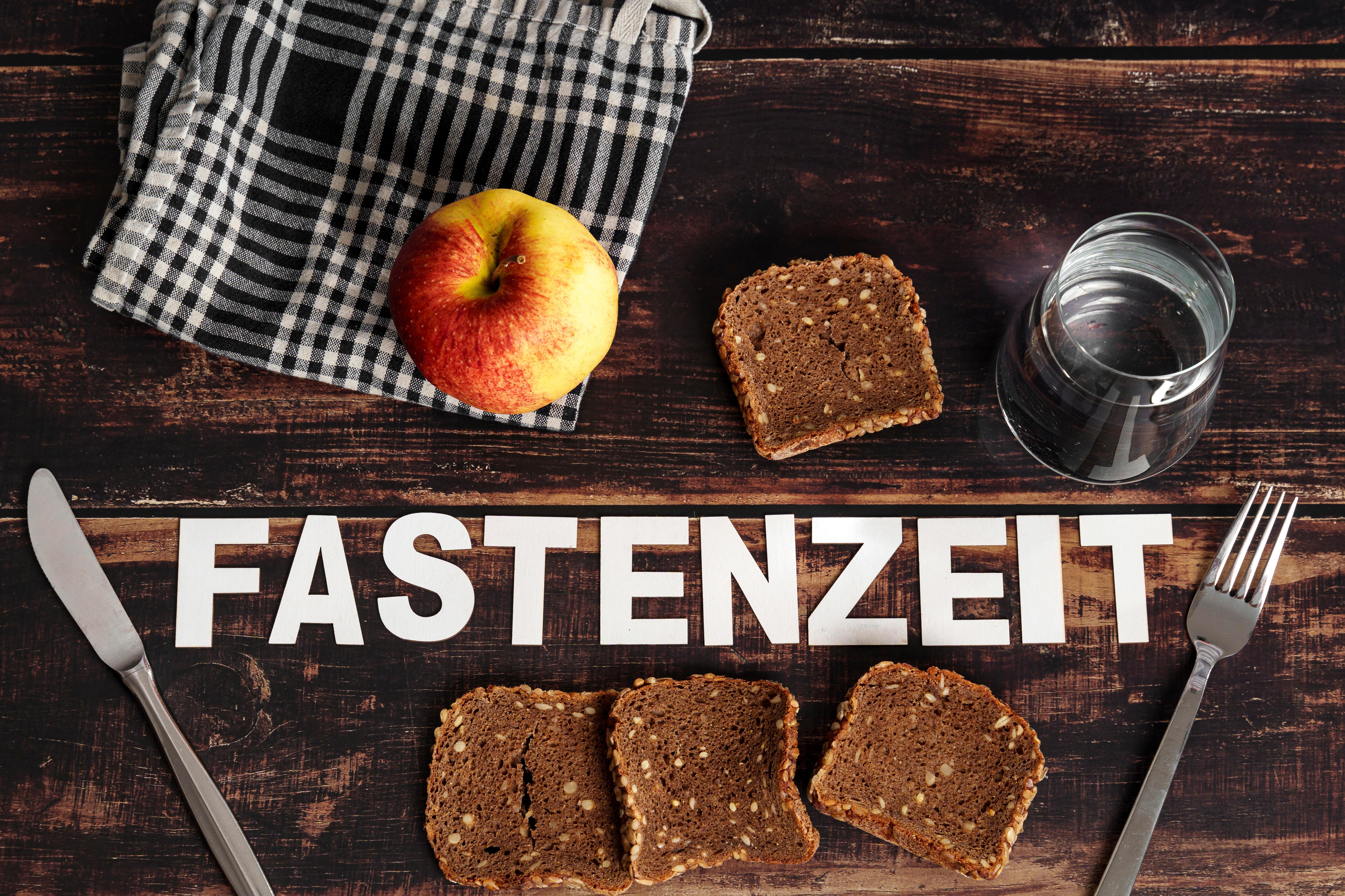 Fastenzeit: Vom religiösen Ritual bis zum Heilfasten | BR24