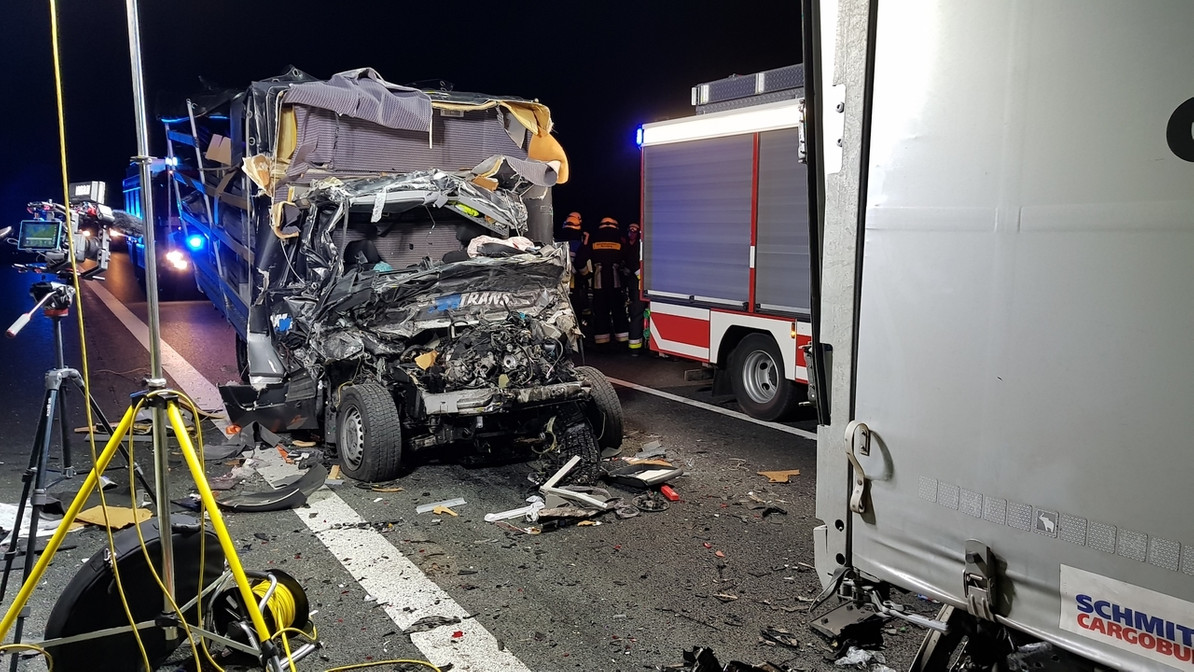 Tödlicher Unfall auf der A6 bei Schwabach | BR24