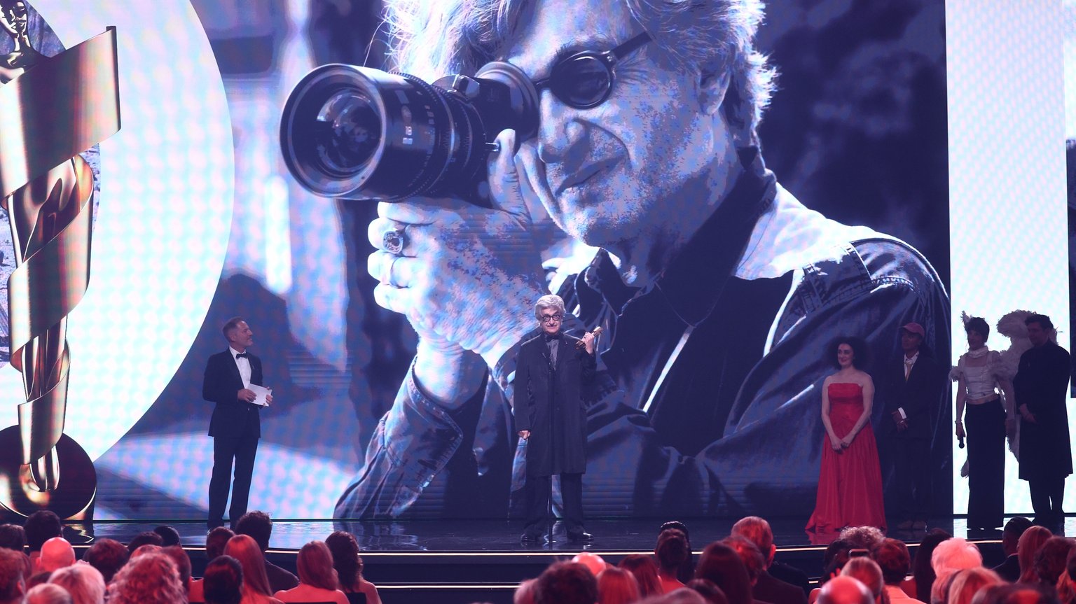Streit um Kinski-Nacktszene: Wenders zieht Film zurück | BR24