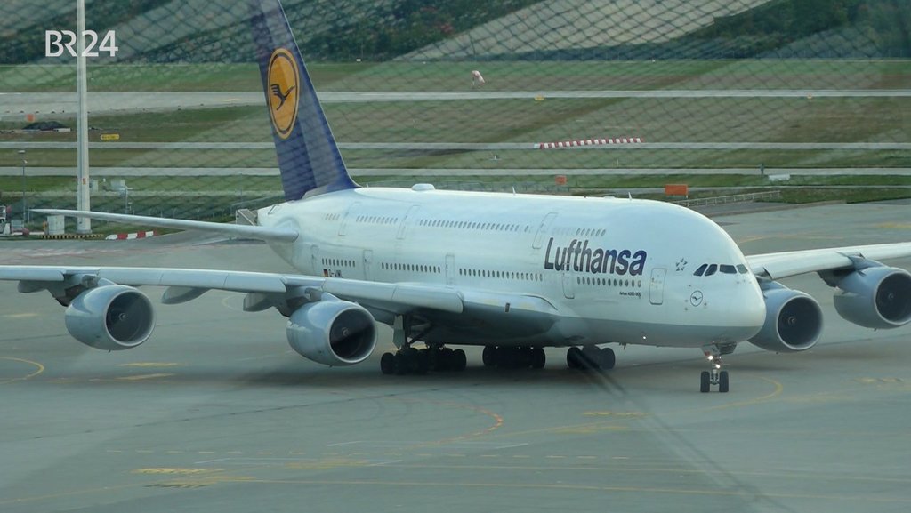 Trotz guter Zahlen: Lufthansa plant Stellenabbau in Verwaltung | BR24