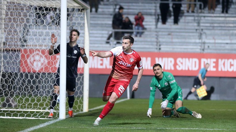 Würzburger Kickers drehen Pokal-Krimi gegen Wacker | BR24