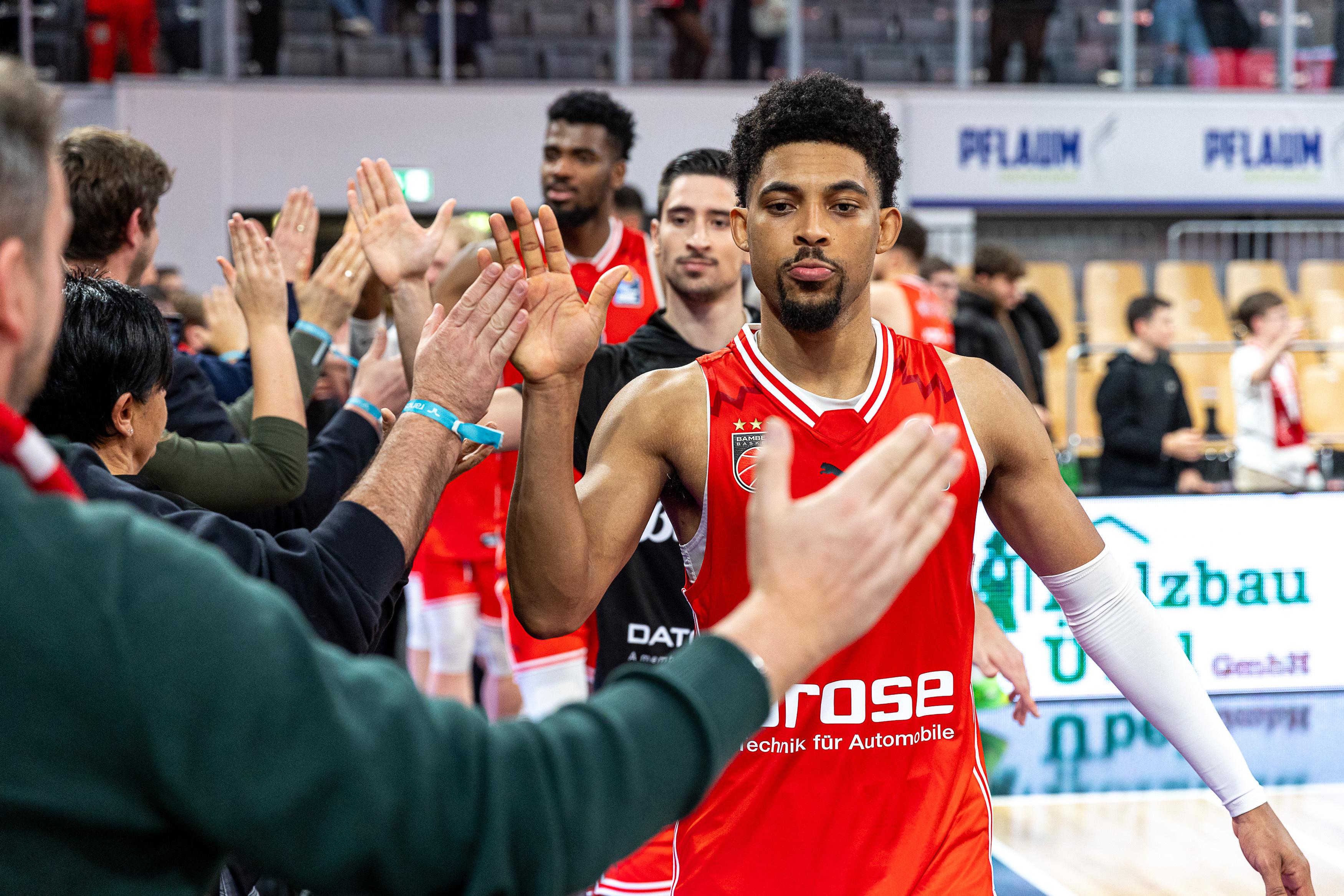 Bamberg Baskets und FC Bayern erreichen das Pokal-Top-Four | BR24