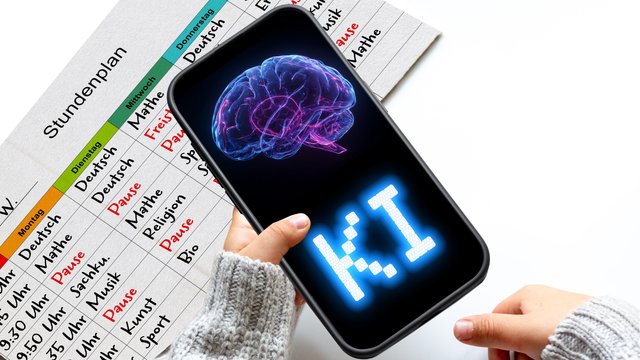 Podcast und Debatte: Stolz setzt auf neue Prüfungen an Schulen | BR24