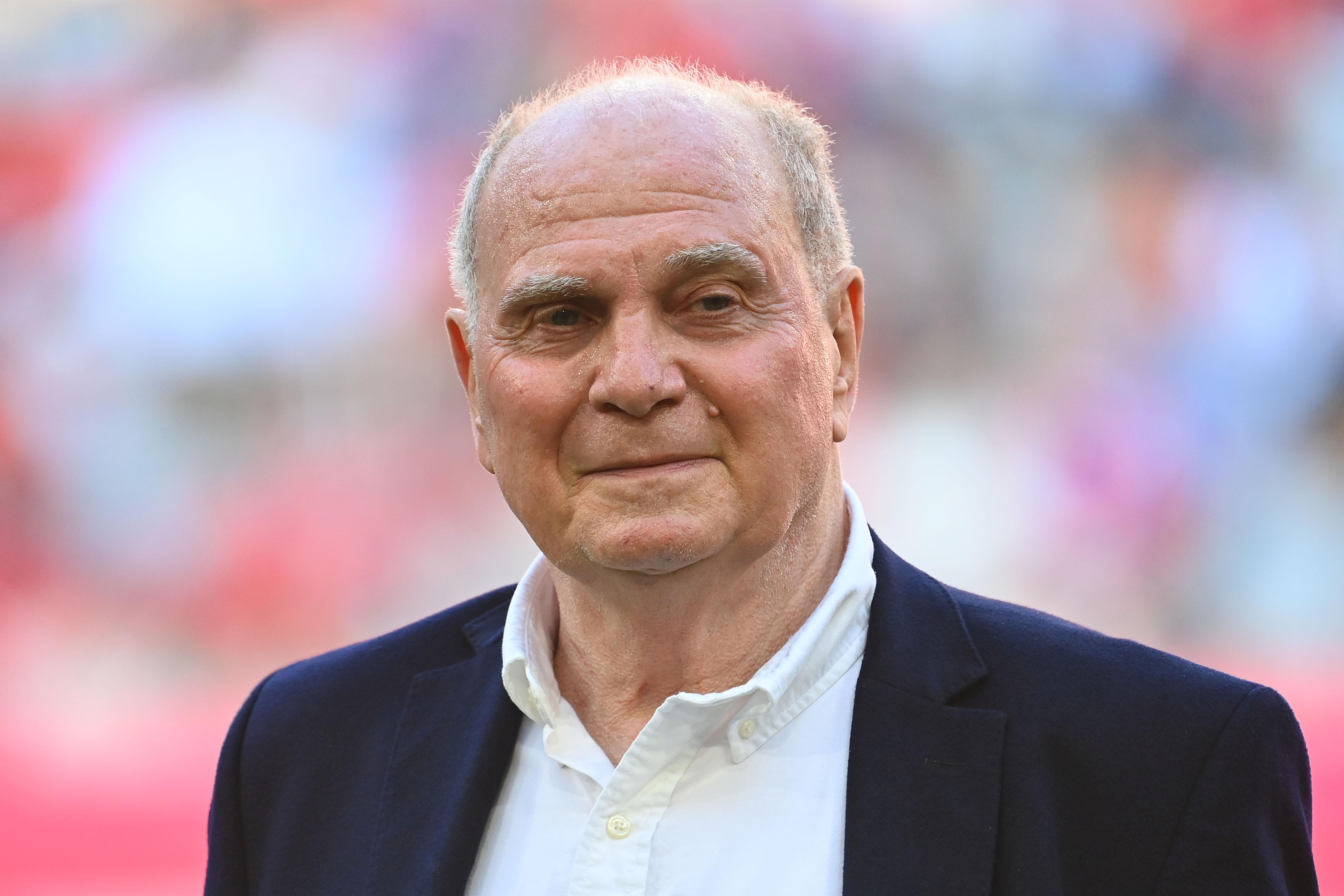 Uli Hoeneß - der Strippenzieher des FC Bayern? "Blödsinn!" | BR24