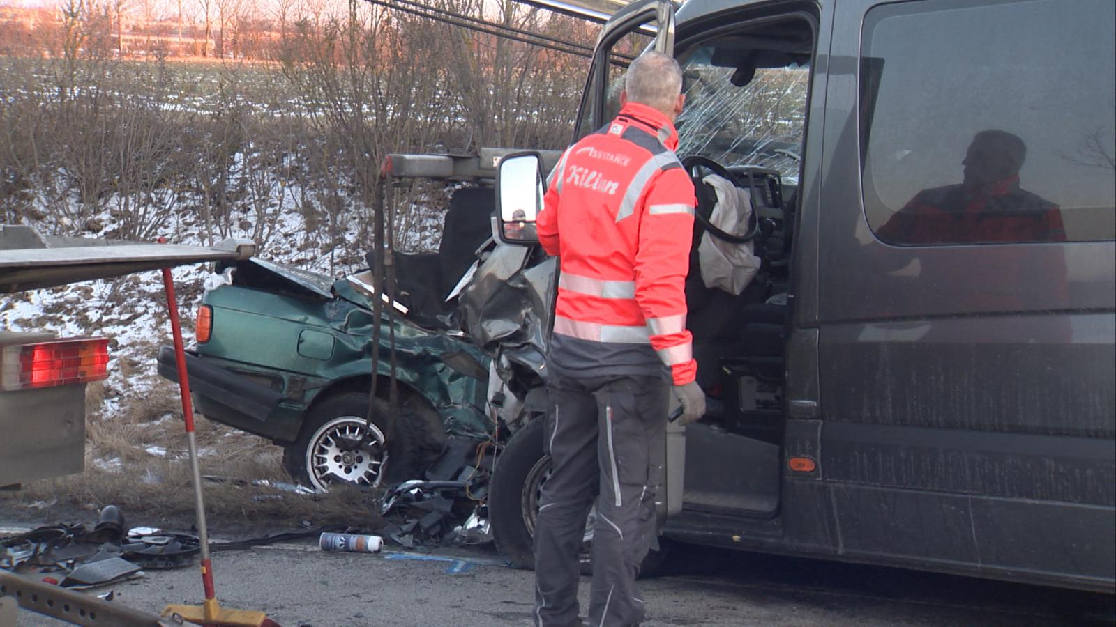 Unfall bei Feldkirchen: Zwei Frauen sterben | BR24