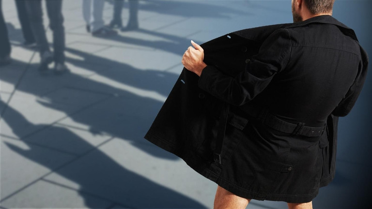 Exhibitionist entblößt sich vor Mädchen in Nürnberg | BR24 Exhibitionist entblößt sich vor Mädchen in Nürnberg | BR24