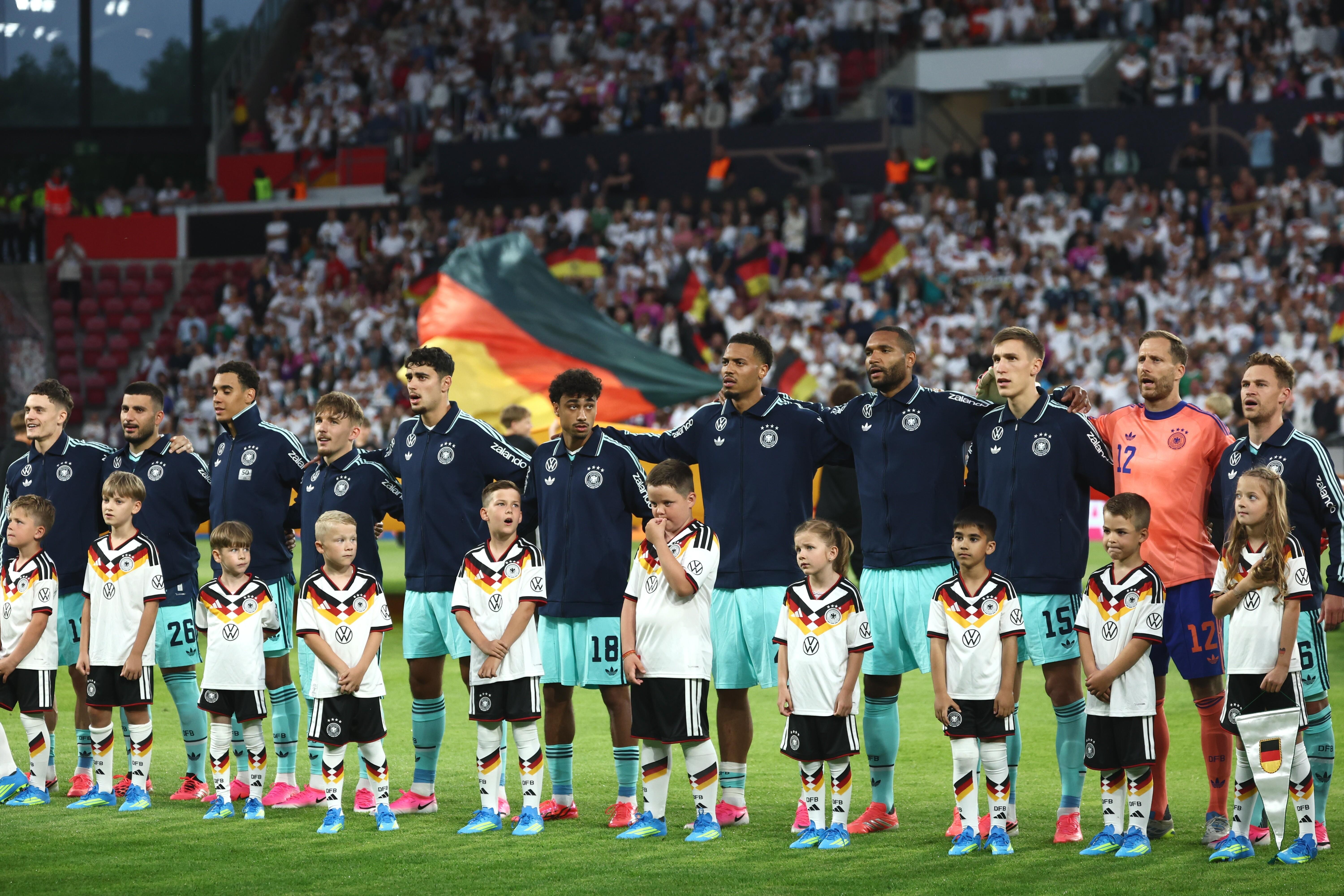 ARD-DeutschlandTrend: Wen die Deutschen als Weltmeister tippen | BR24
