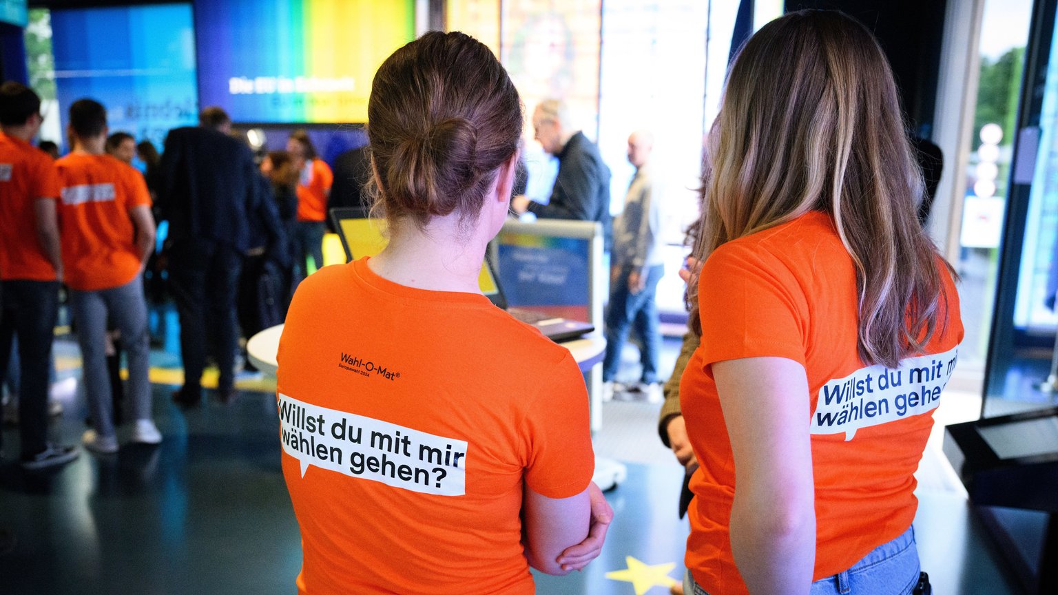 AfD statt Grüne und FDP: Warum mehr junge Menschen rechts wählen | BR24 AfD statt Grüne und FDP: Warum mehr junge Menschen rechts wählen | BR24
