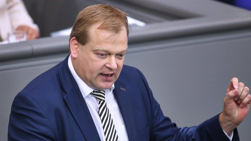 Pflege der Eltern: Stegemann will mehr Kinder zur Kasse bitten | BR24