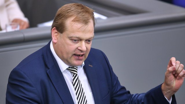 Pflege der Eltern: Stegemann will mehr Kinder zur Kasse bitten | BR24