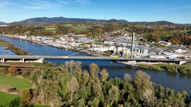 A3 bei Deggendorf wird gesperrt - "Fahrten bitte verschieben" | BR24