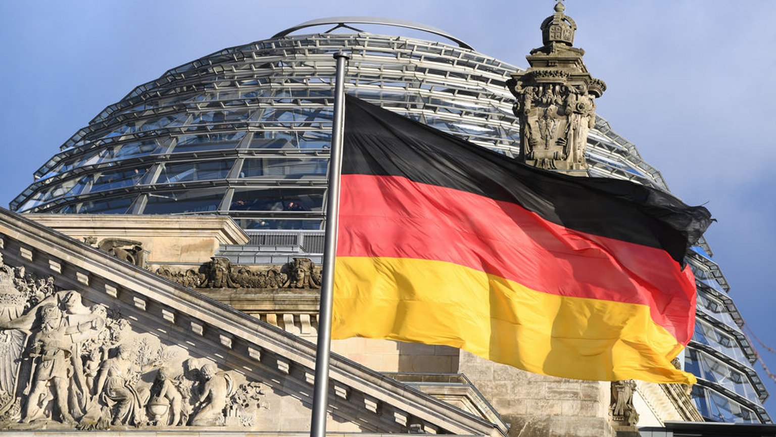 "Handlungsfähiger Staat": Gremium fordert umfassende Reformen | BR24
