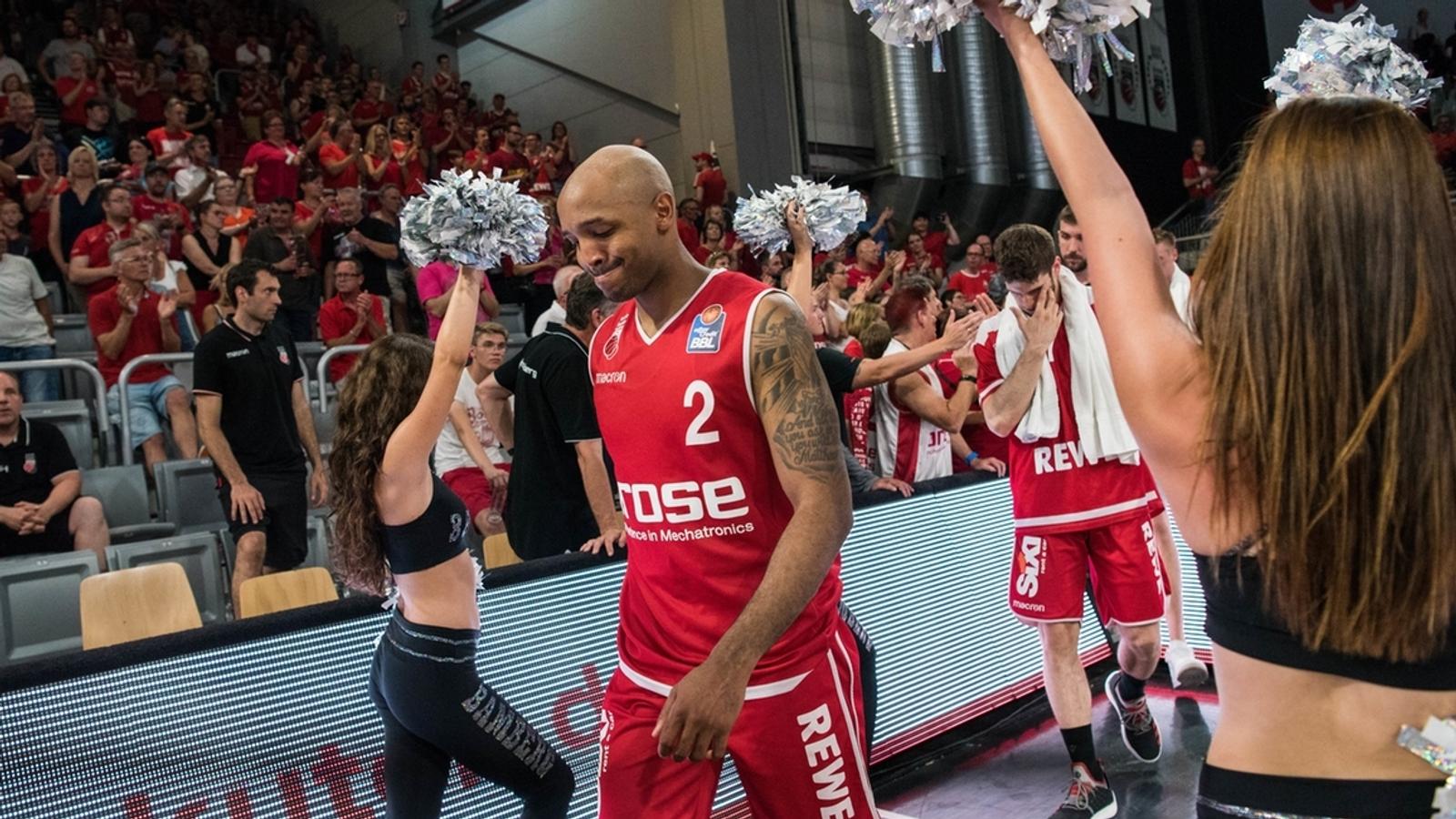 Nach Halbfinal-Aus: Bamberger Fans verabschieden ihre Mannschaft | BR24 Nach Halbfinal-Aus: Bamberger Fans verabschieden ihre Mannschaft | BR24