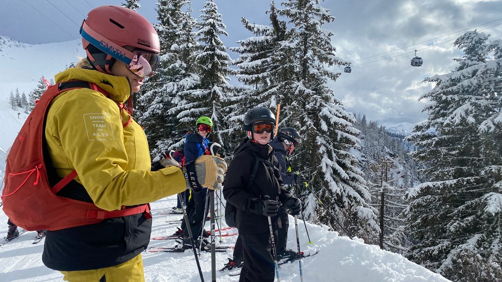 Schnee von gestern: Passt das Skilager noch in unsere Zeit? | BR24