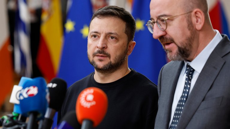 Selenskyj wirbt bei EU-Gipfel für "Frieden durch Drohungen" | BR24