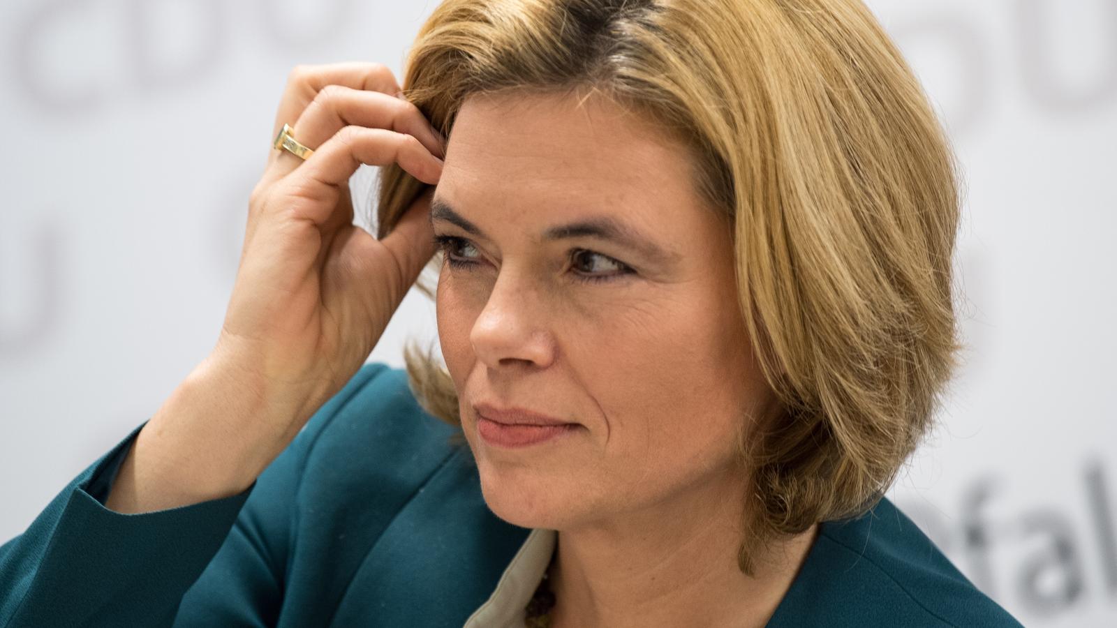 CDU-Vize Klöckner kritisiert Politisierung der Kirchen | BR24 CDU-Vize Klöckner kritisiert Politisierung der Kirchen | BR24