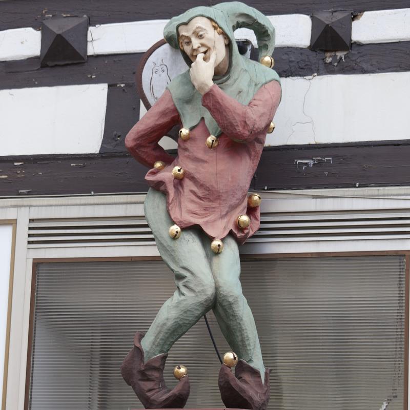 NUR RAUS MIT DER SPRACHE! Der Hofnarr - Alles Geschichte - Der History ...