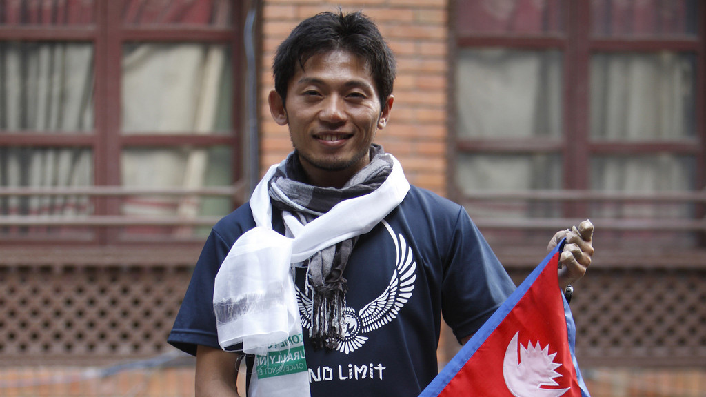 Extrem-Bergsteiger stirbt beim achten Anlauf am Mount Everest | BR24