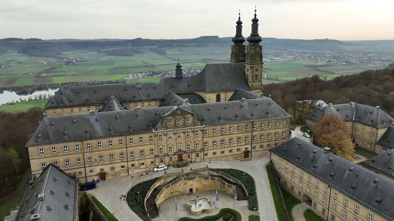 Wettbewerb fürs Frankenlied: Hymne soll neue Strophe bekommen | BR24